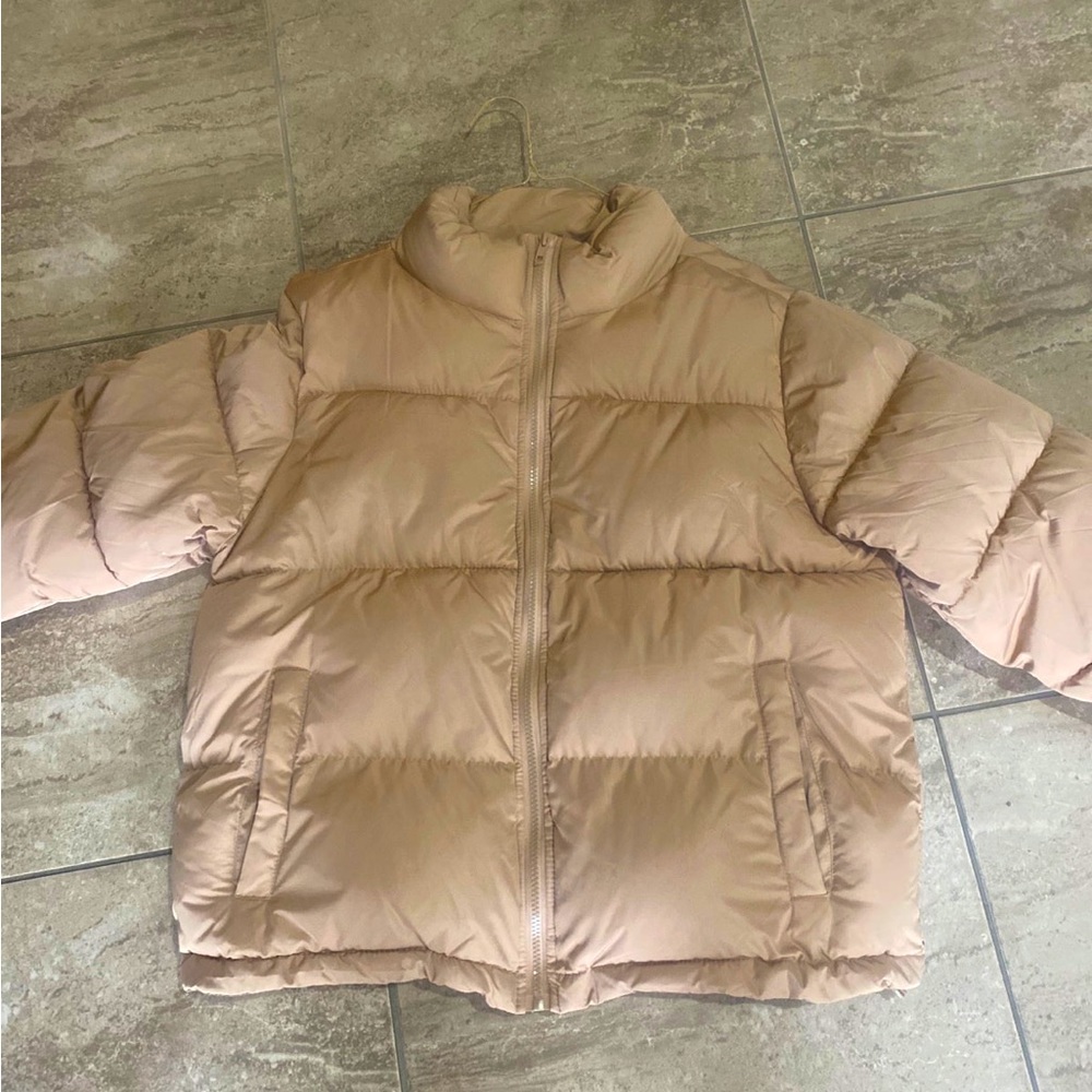 Beige Puffer Coat Nwot - Gem